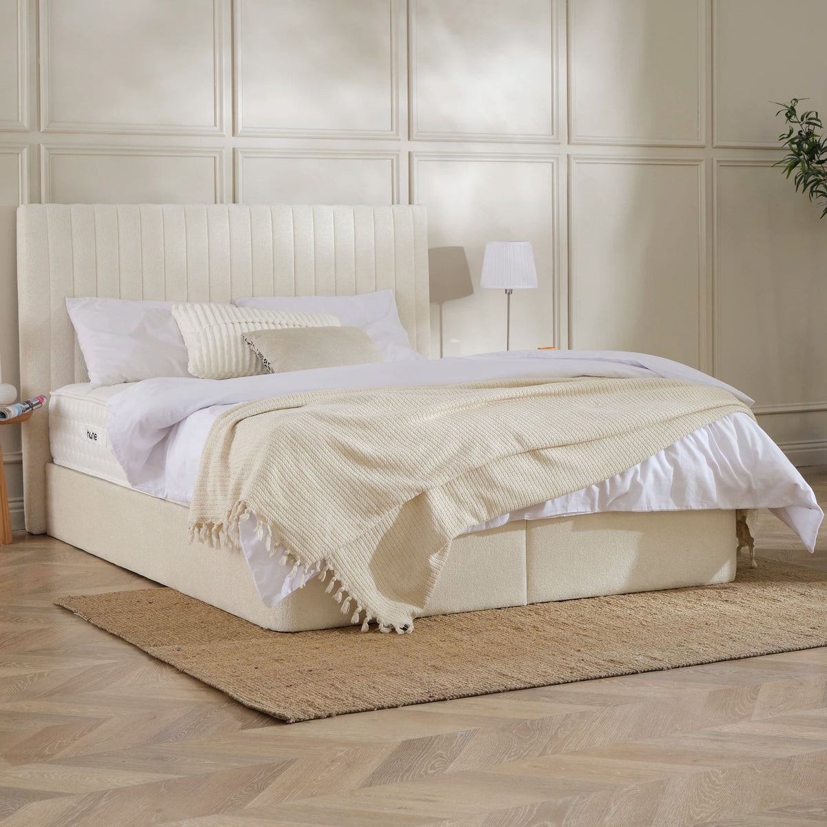 Designer Polsterbett Mira mit Stauraum | Rillen-Kopfteil | Hane – Hane ...