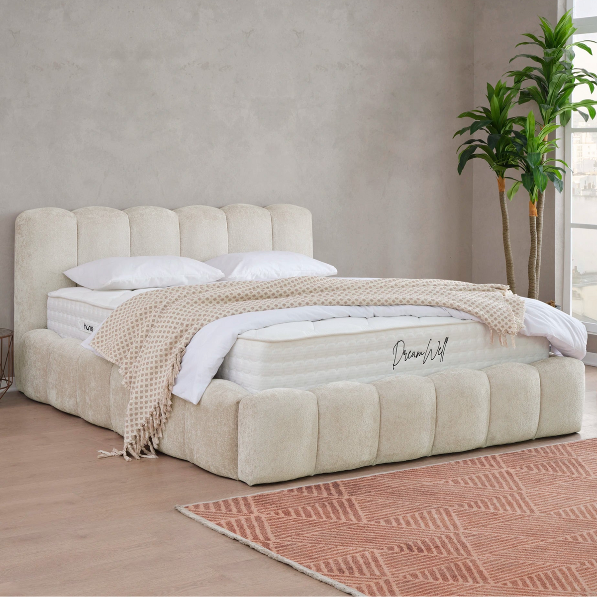 Designer Polsterbett Teddy mit Stauraum | Bouclé Kuschelbett – Hane ...